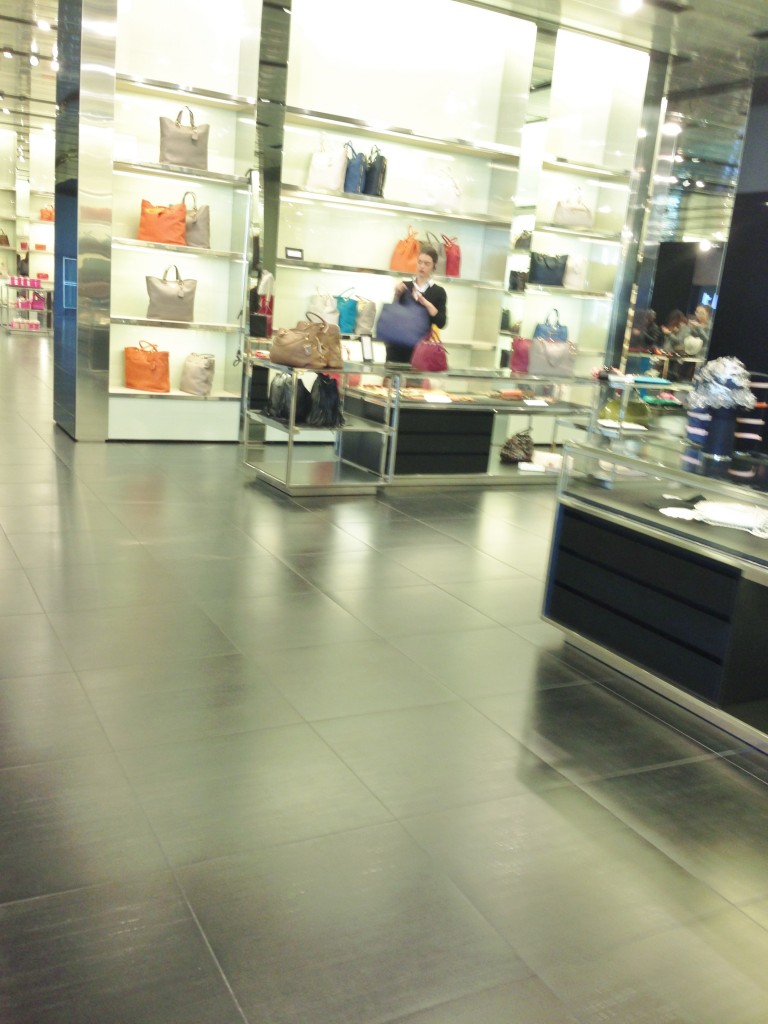 Guia de Compras na Toscana: The Space Prada Outlet